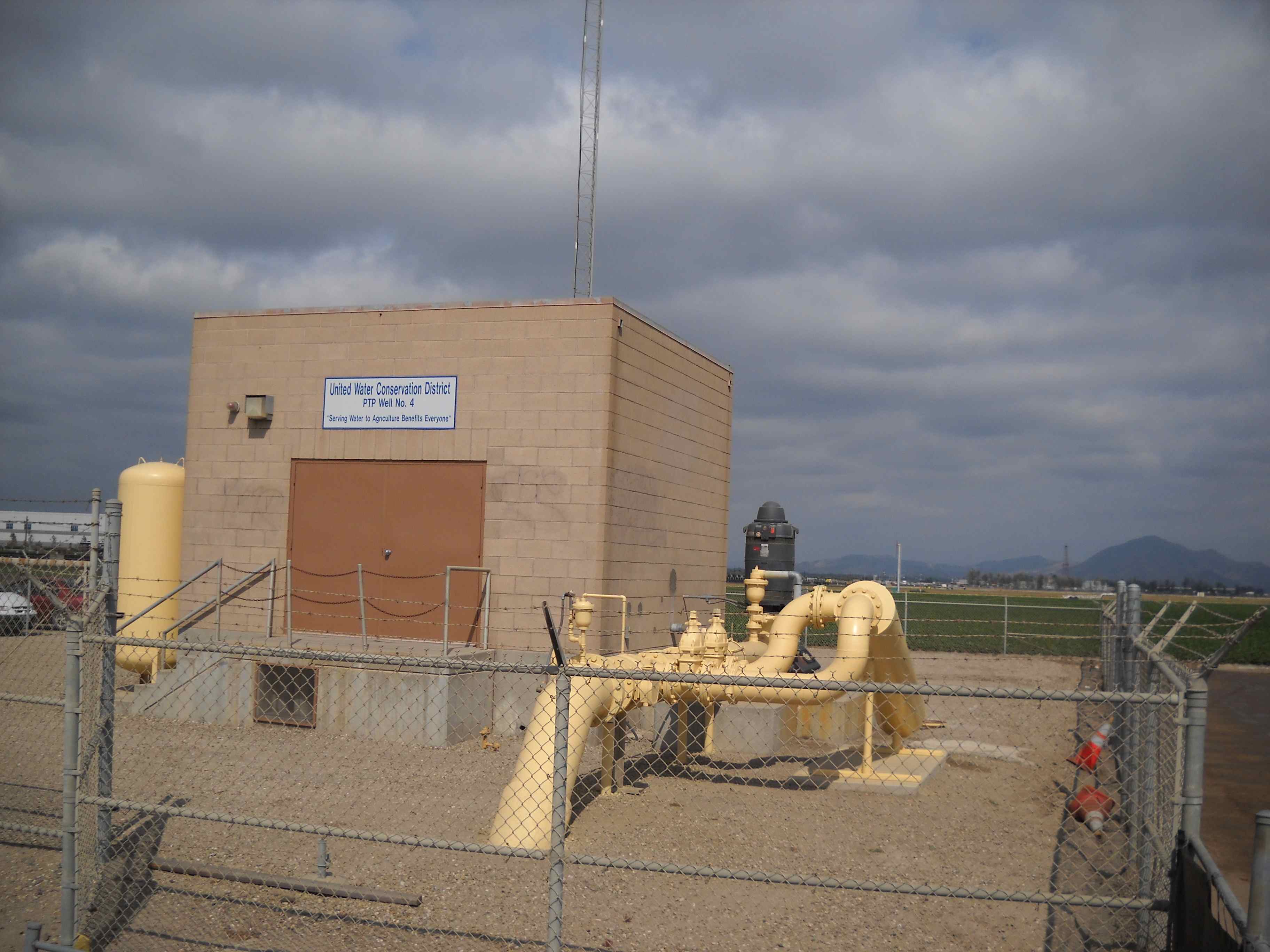 Cal Poly - ITRC - Projects - Drip Irrigation and Salinity on Strawberries